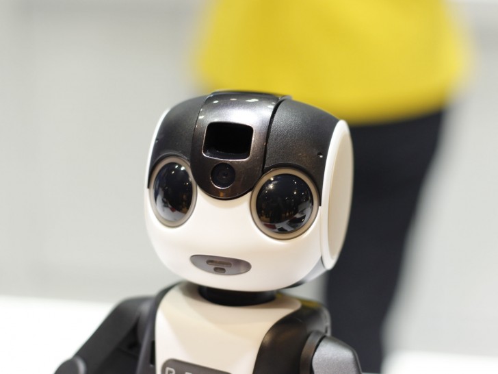 Meet RoboHon, the robo-companion smarthphone (Hands-On) - GSMArena blog