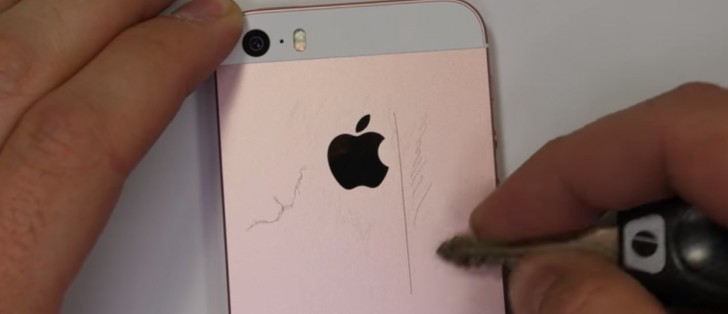 iPhone SE undergoes scratch, burn and bend tests - GSMArena blog