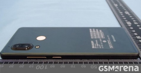 Here's our first look at the Sharp Aquos S3 in the wild - GSMArena.com news