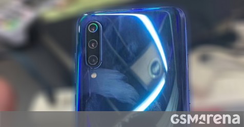 Xiaomi Mi 9 shines in hands-on photos - GSMArena.com news