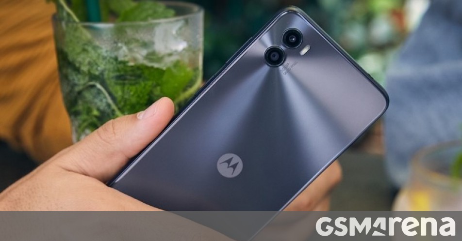 Low-end Motorola handset gets 3C and TENAA certifications - GSMArena ...
