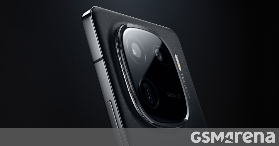vivo iQOO 12 appears in hands-on photos, to arrive with dedicated chip ...