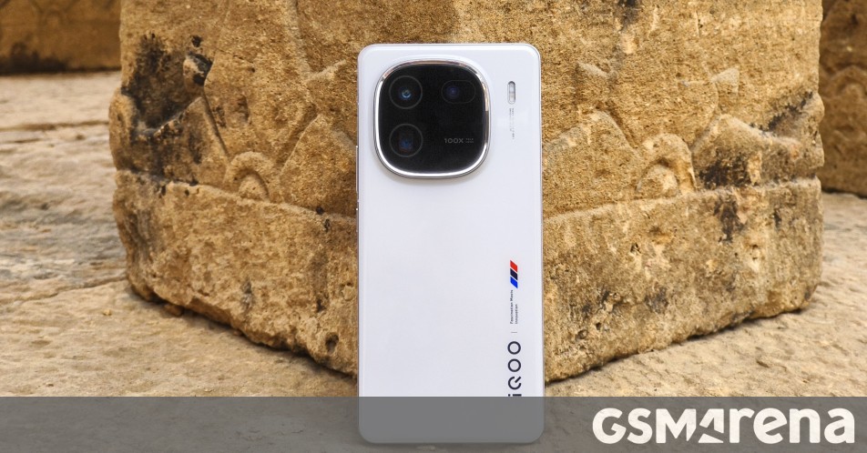 iQOO 12 goes on sale in India today - GSMArena.com news