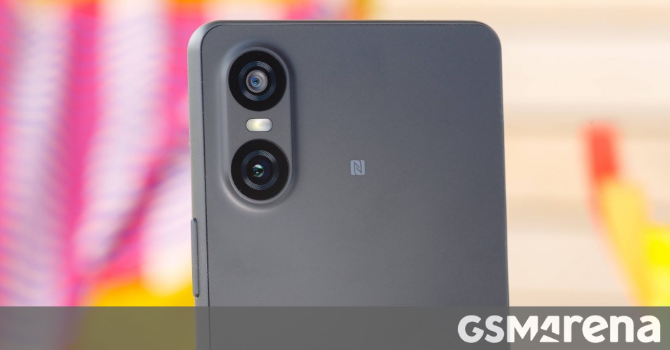 Sony Xperia 10 VI is receiving the stable Android 16 update - GSMArena ...