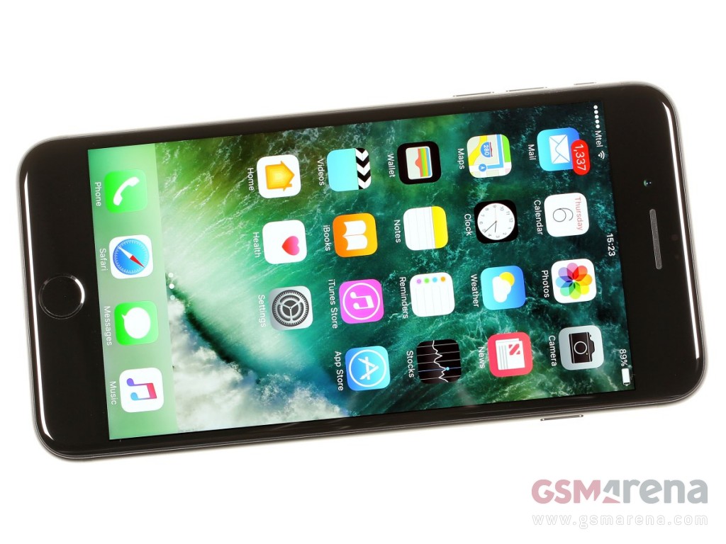 Apple iPhone 7 Plus pictures, official photos