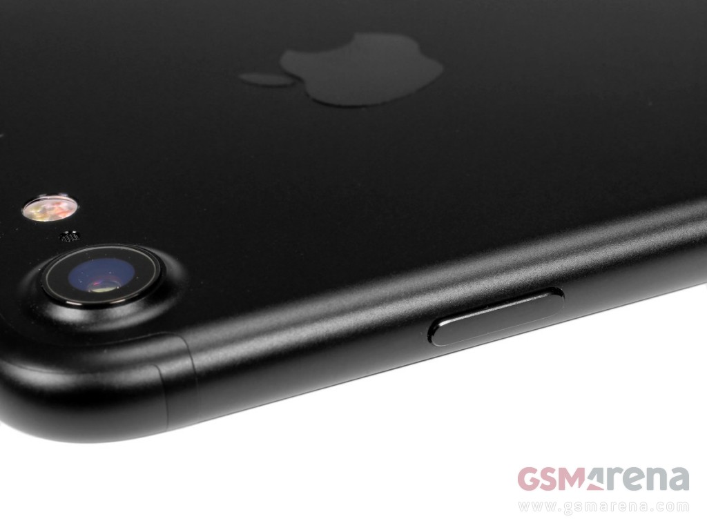 Apple iPhone 7 pictures, official photos