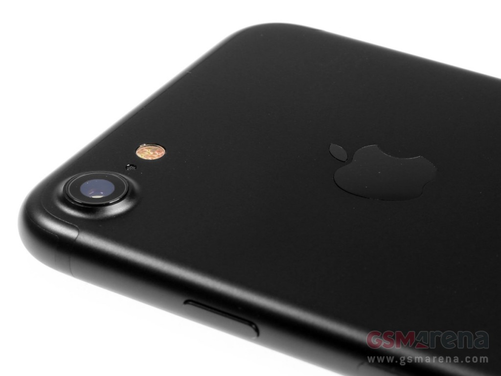 Apple iPhone 7 pictures, official photos