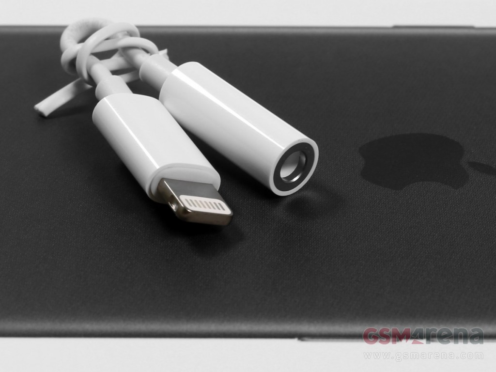Apple iPhone 7 pictures, official photos