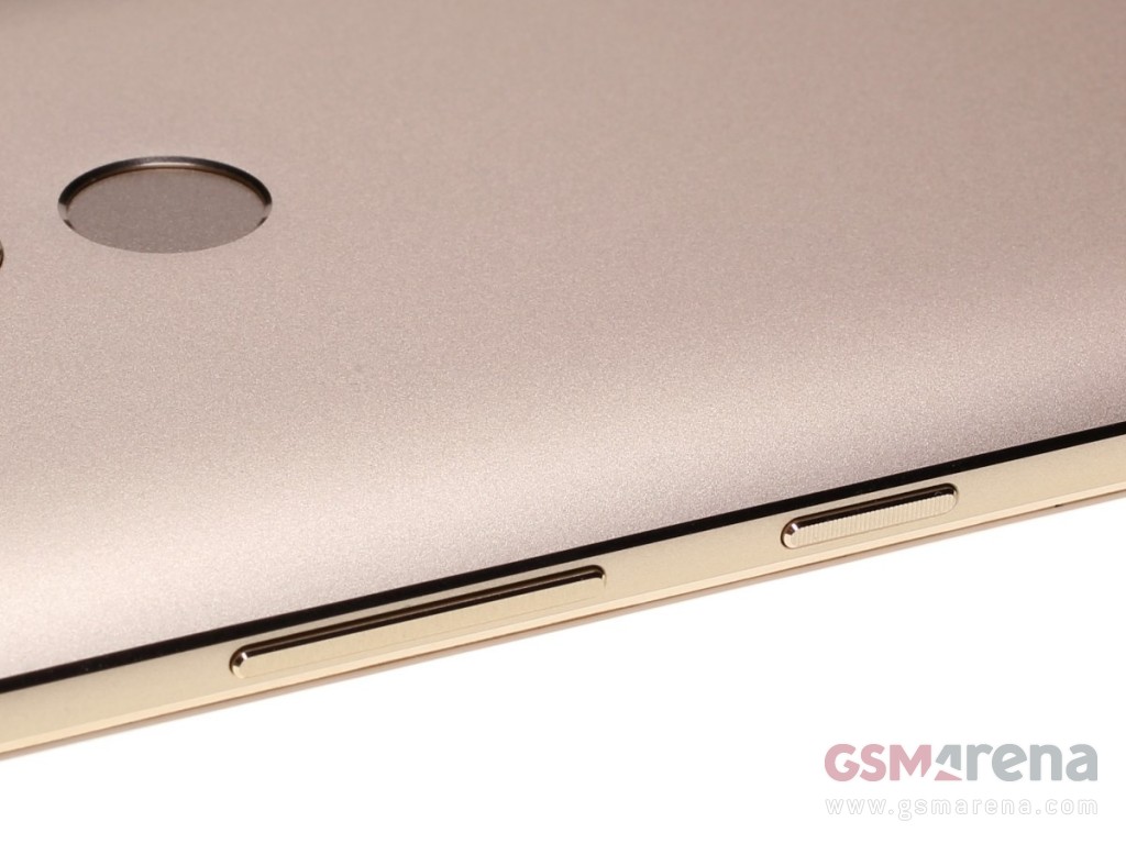 Motorola Moto M pictures, official photos