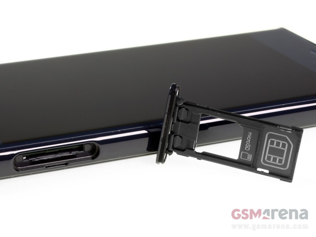 Sony Xperia X Compact pictures, official photos