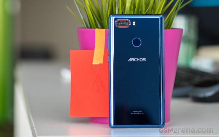Archos Diamond Omega pictures, official photos