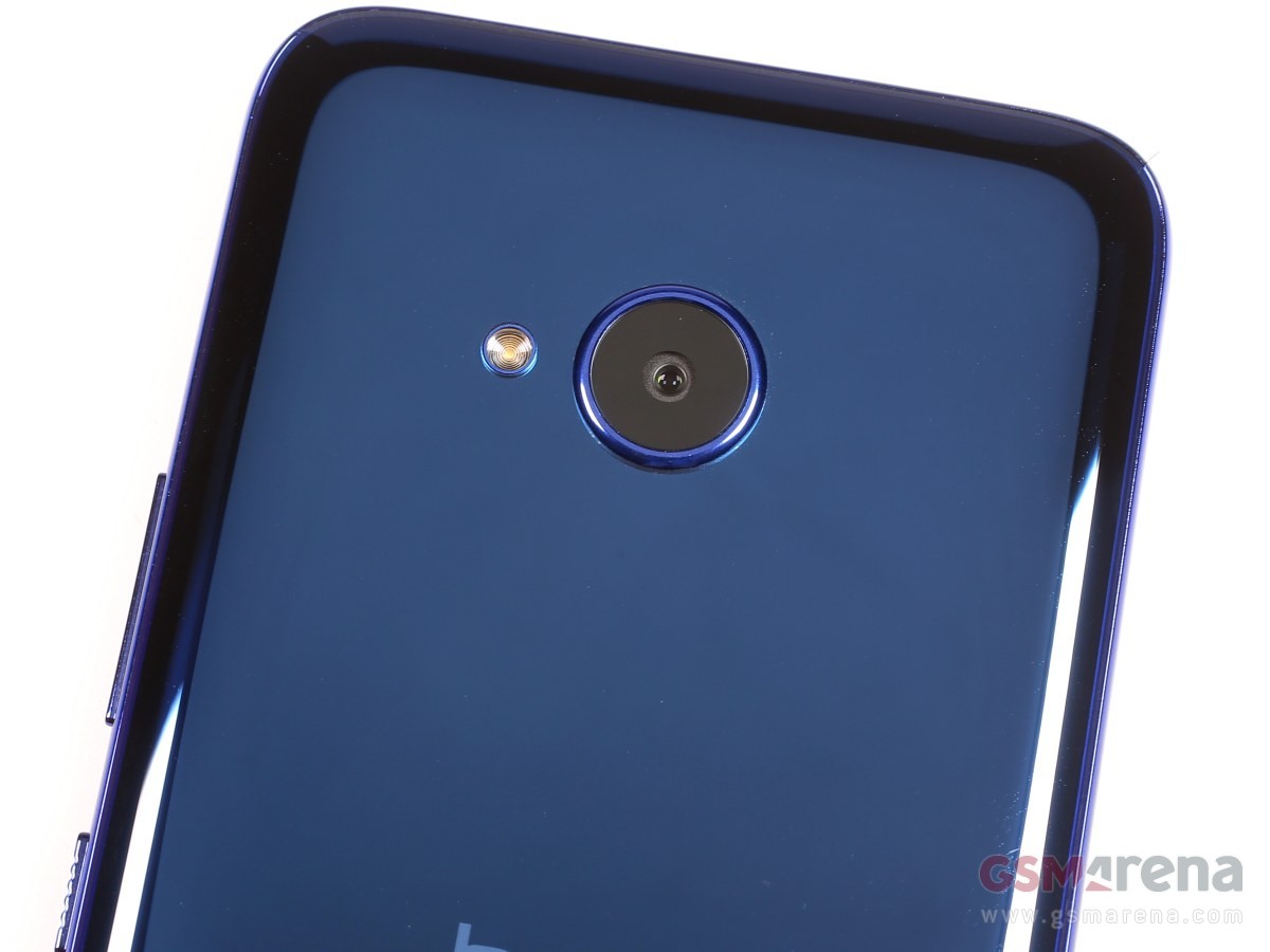 HTC U11 Life pictures, official photos