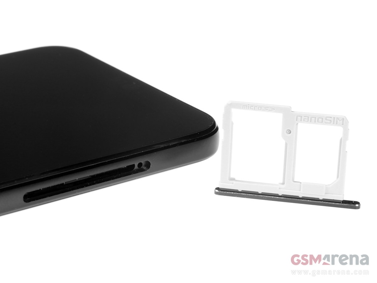 LG Q6 pictures, official photos