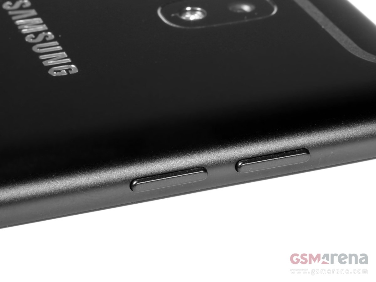 Samsung Galaxy J7 (2017) pictures, official photos