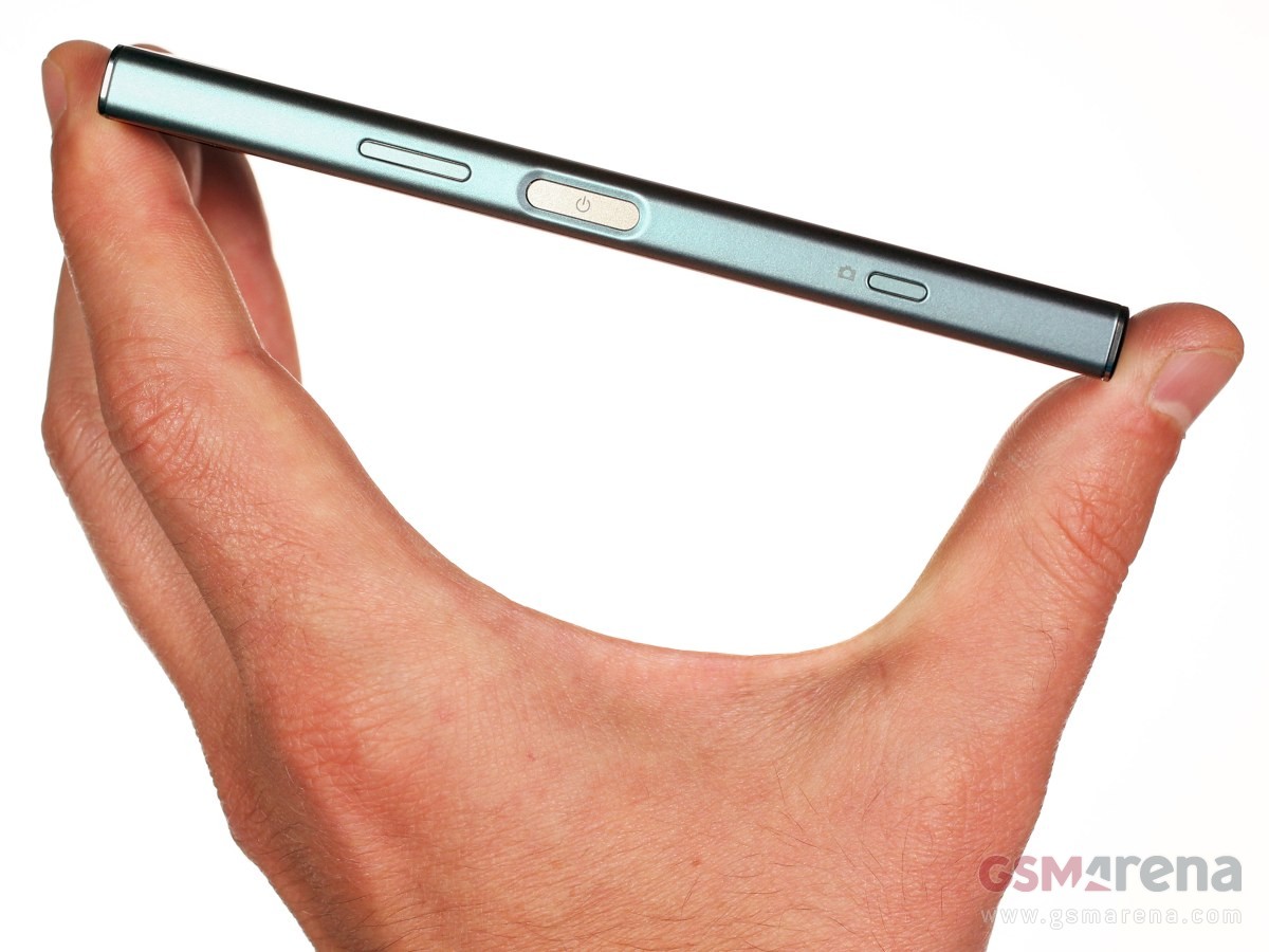 Sony Xperia XZ1 Compact pictures, official photos