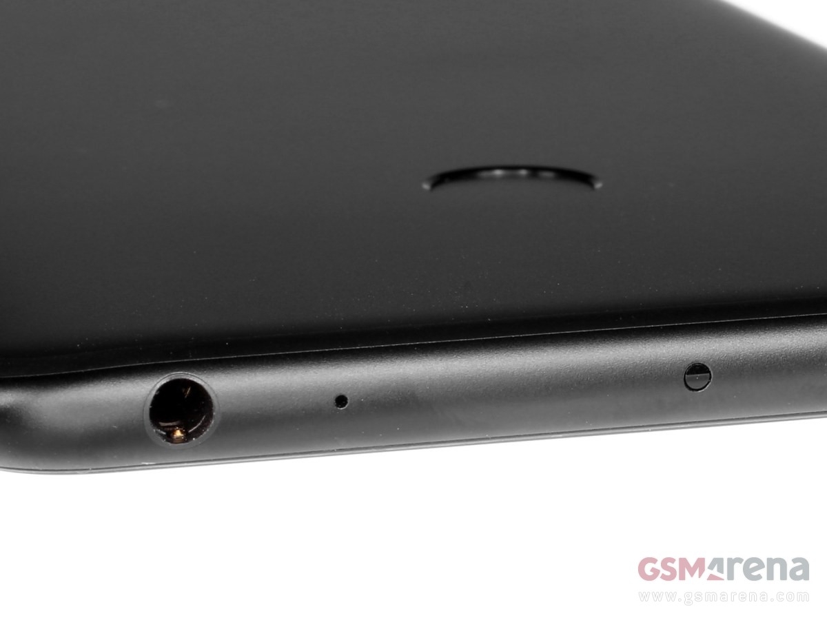 Xiaomi Mi Max 2 pictures, official photos