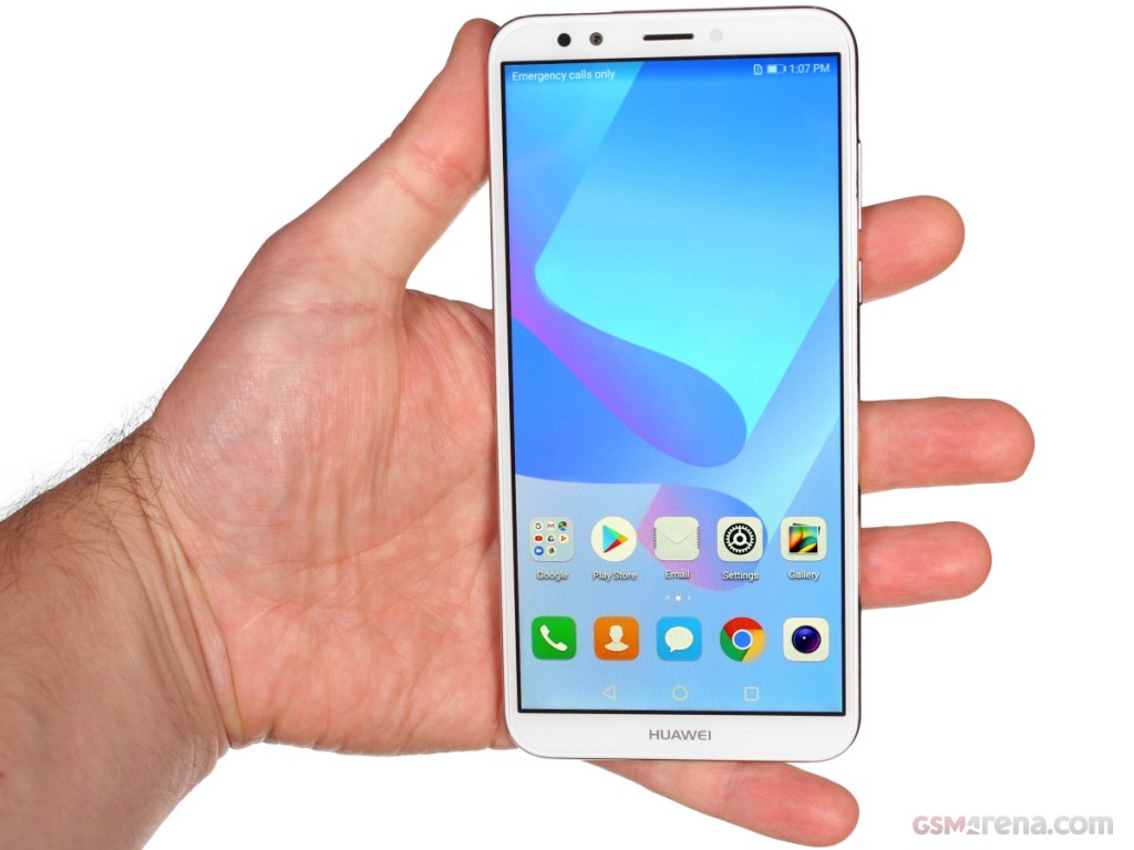 Huawei Y7 Prime (2018) pictures, official photos