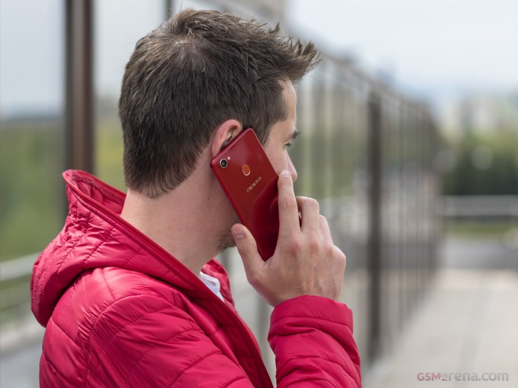 Oppo F7 pictures, official photos