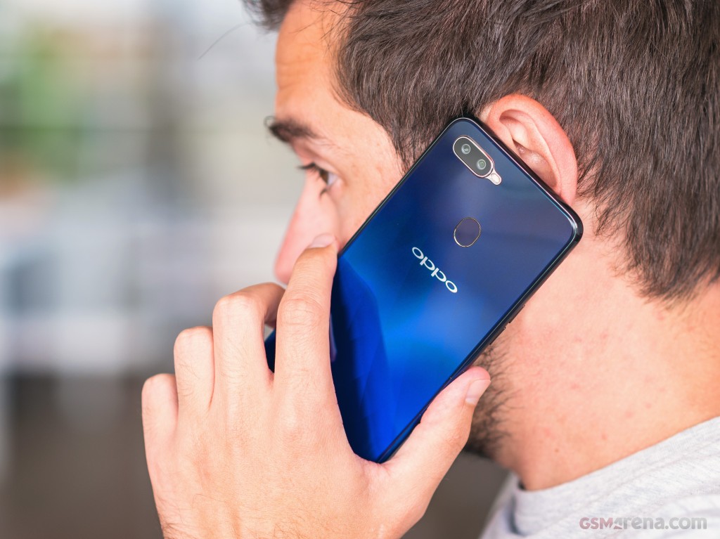 Oppo F9 (F9 Pro) pictures, official photos