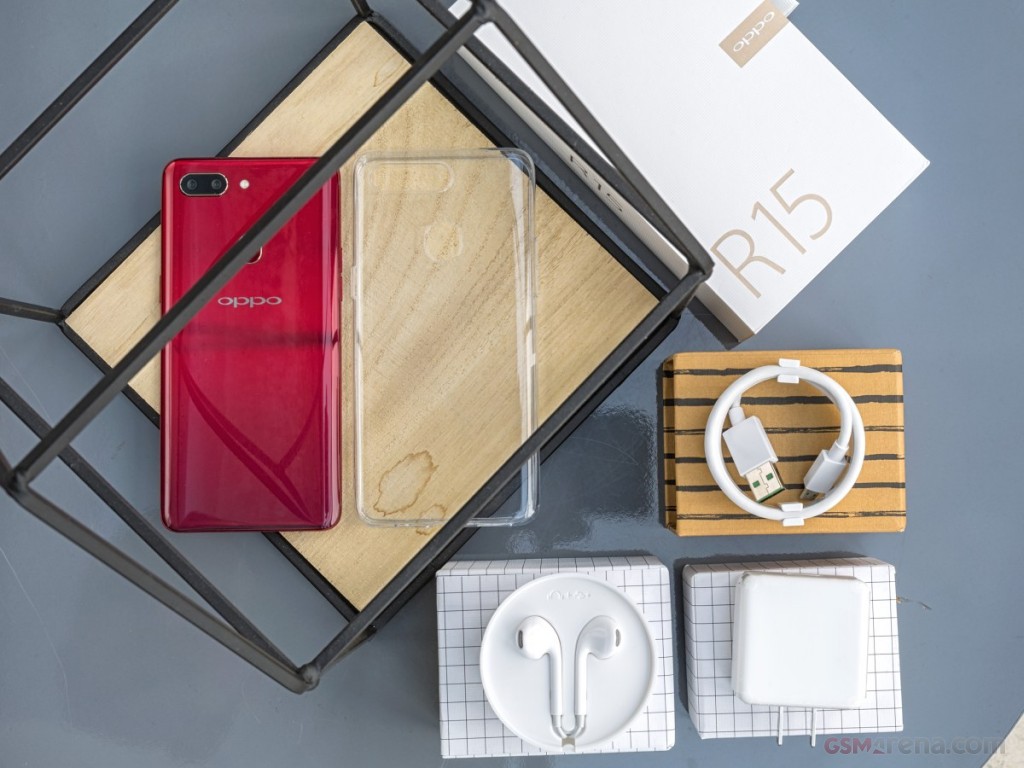 Oppo R15 Pro pictures, official photos