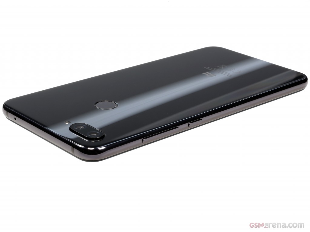 Xiaomi Mi 8 Lite pictures, official photos