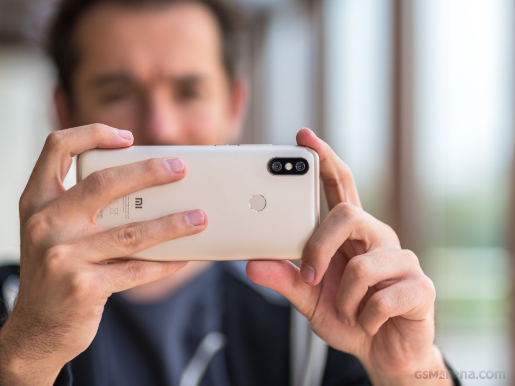 Xiaomi Mi A2 (Mi 6X) pictures, official photos