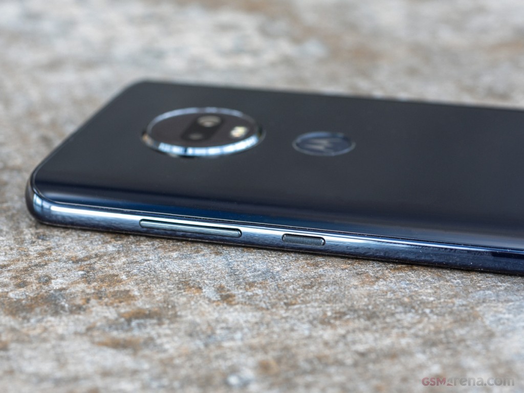 Motorola Moto G7 Plus pictures, official photos