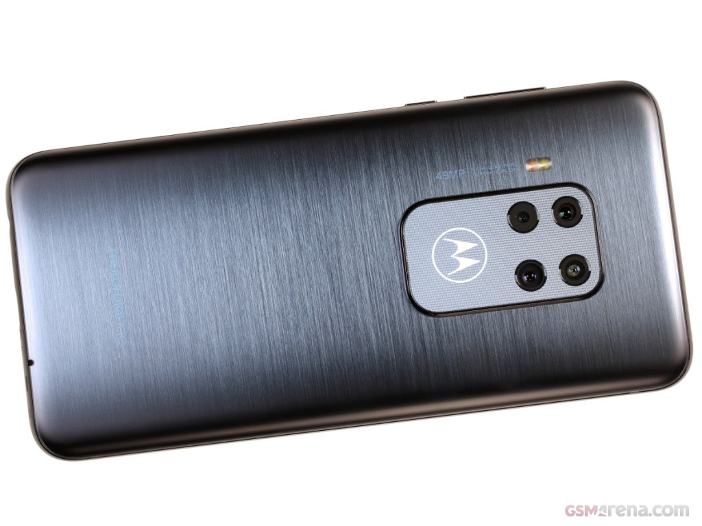 Motorola One Zoom pictures, official photos