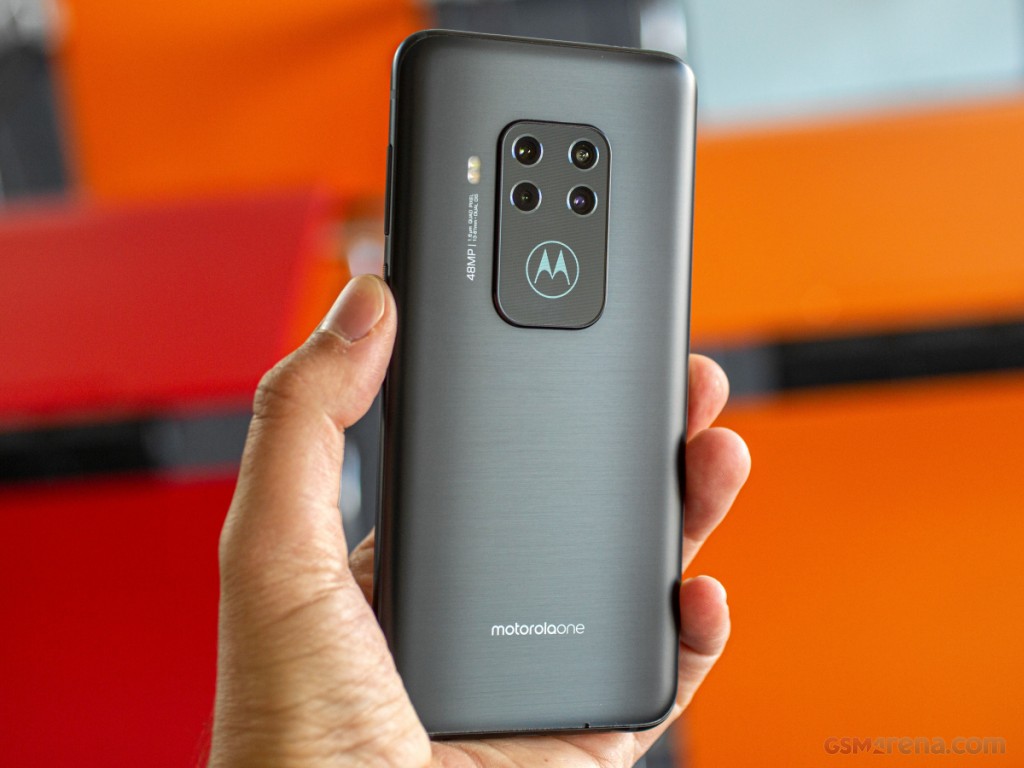 Motorola One Zoom pictures, official photos