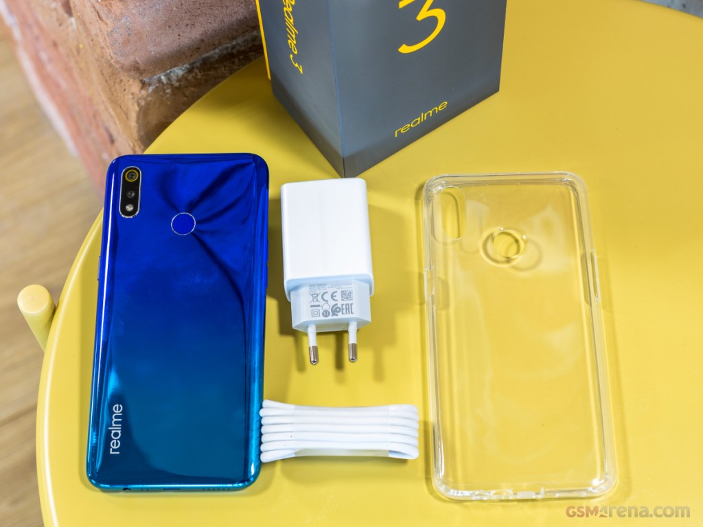 Realme 3 pictures, official photos