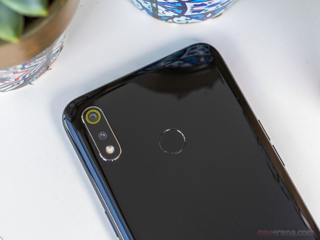 Realme 3 pictures, official photos