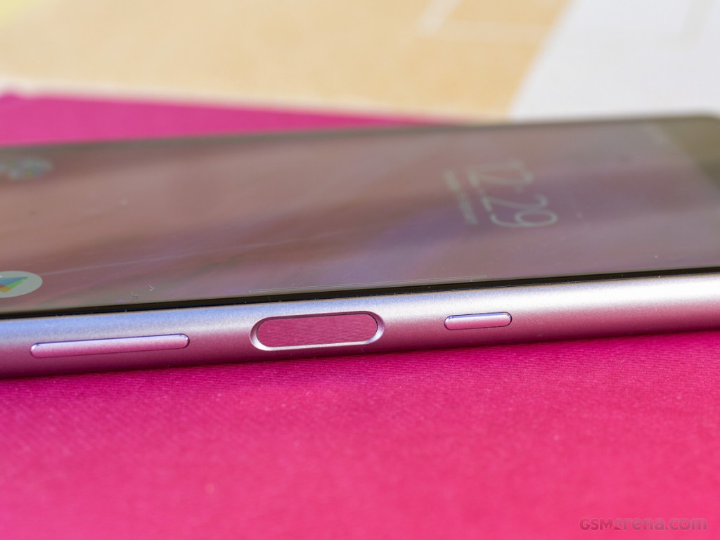 Sony Xperia 10 pictures, official photos