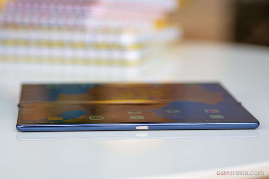 Huawei Mate Xs pictures, official photos