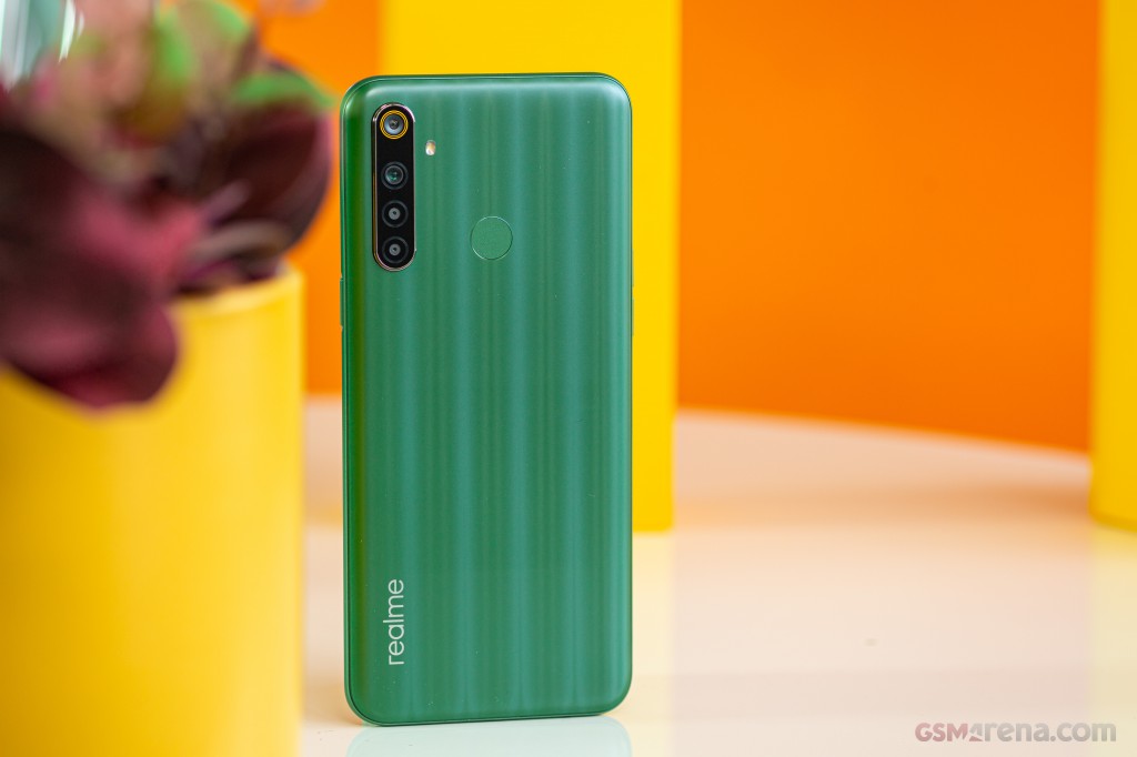 Realme 6i pictures, official photos