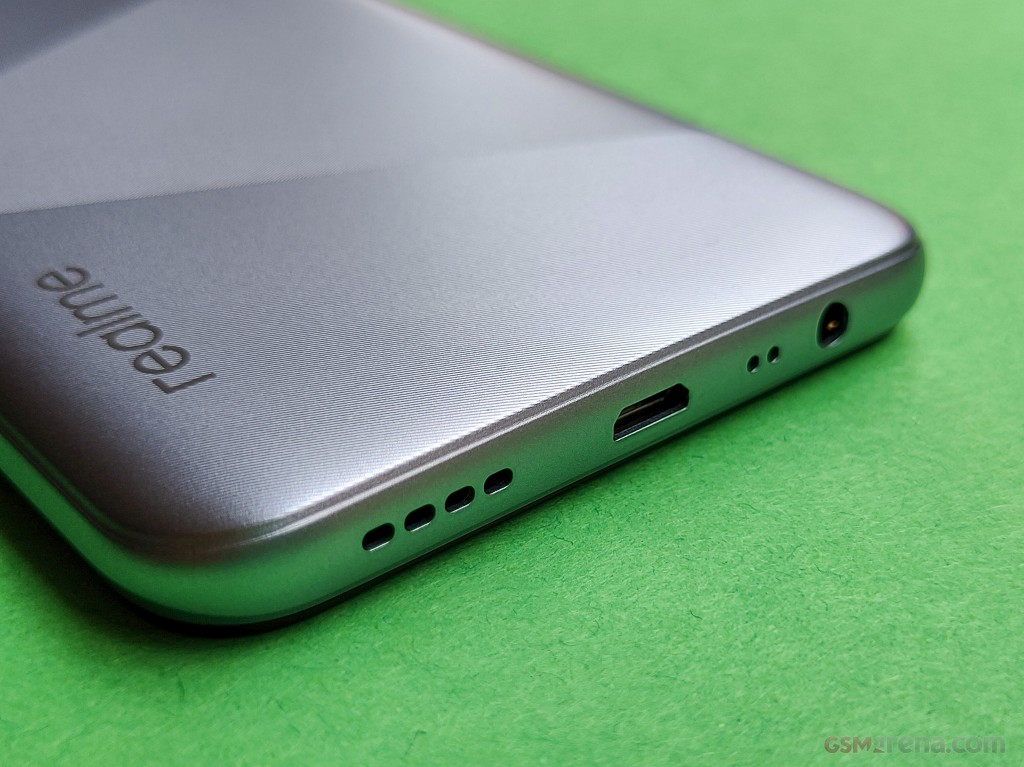 Realme C15 pictures, official photos