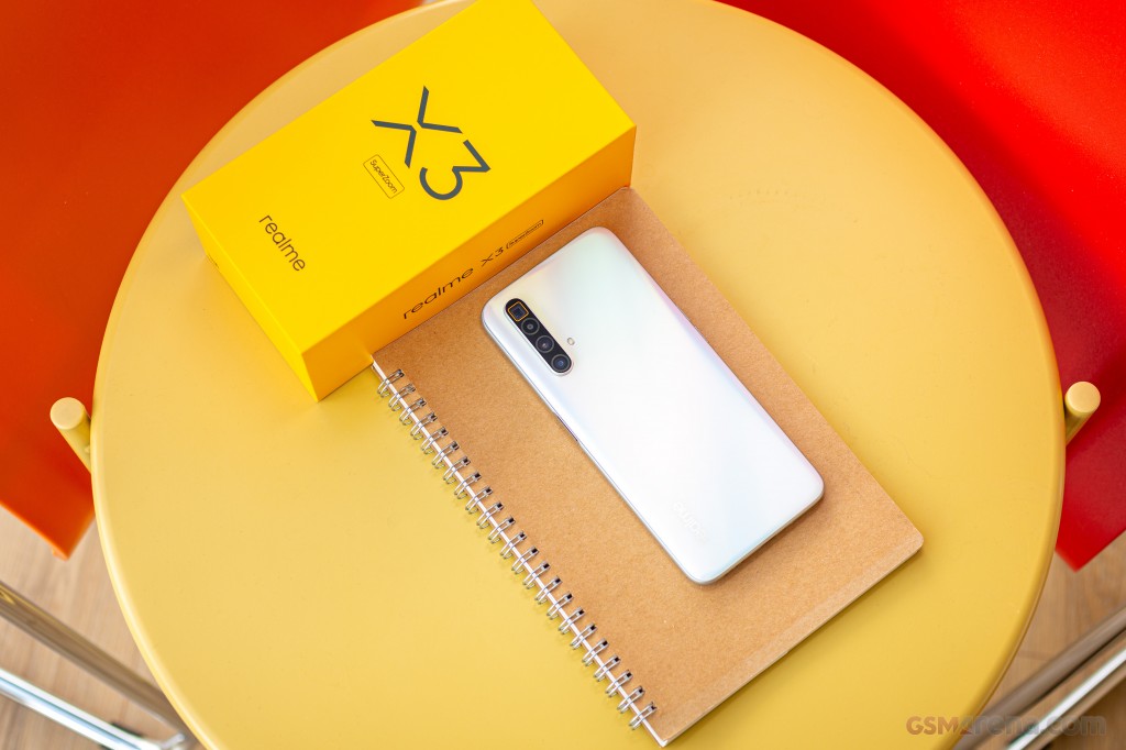 Realme X3 SuperZoom pictures, official photos