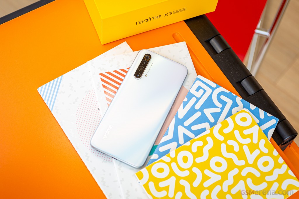 Realme X3 SuperZoom pictures, official photos