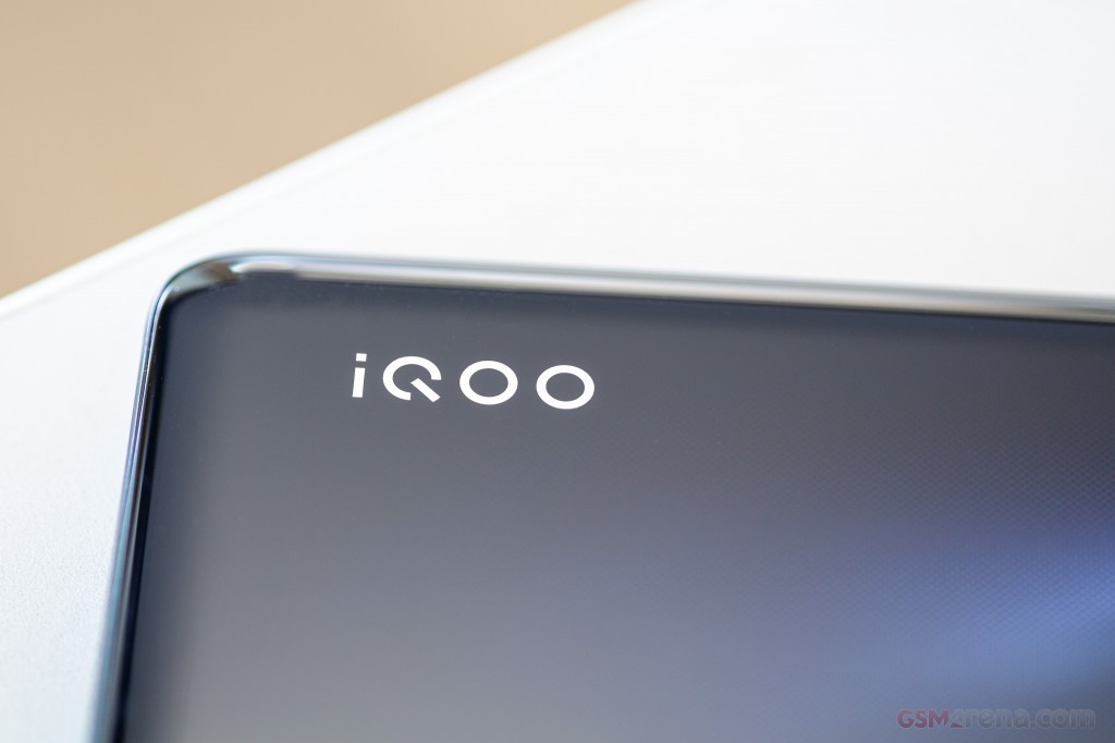 vivo iQOO 3 5G pictures, official photos