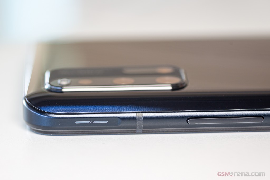 vivo iQOO 3 5G pictures, official photos