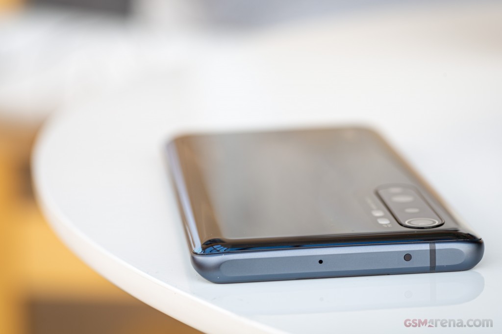 Xiaomi Mi Note 10 Lite pictures, official photos