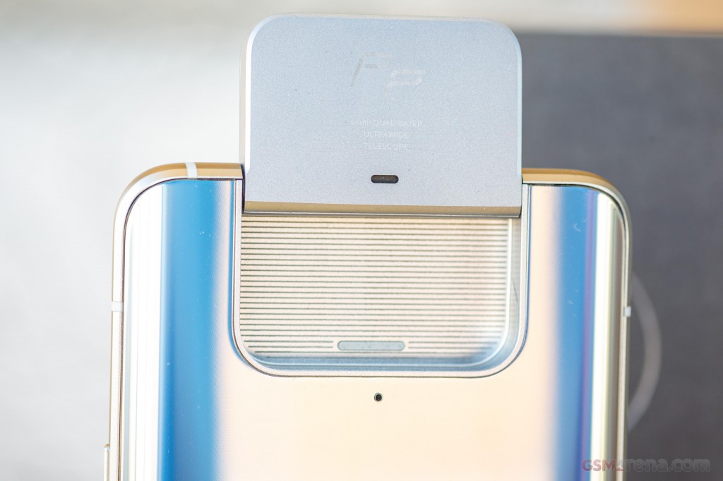 Asus Zenfone 8 Flip pictures, official photos