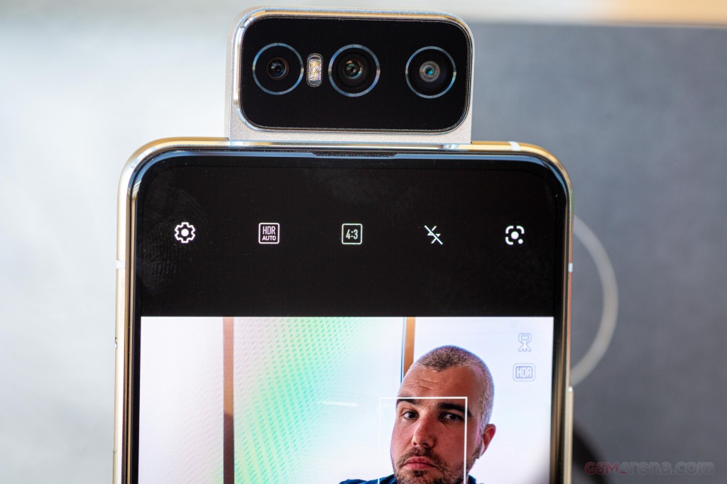 Asus Zenfone 8 Flip pictures, official photos