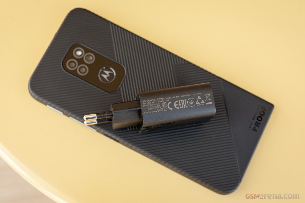 Motorola Defy (2021) pictures, official photos Motorola Defy (2021) pictures, official photos