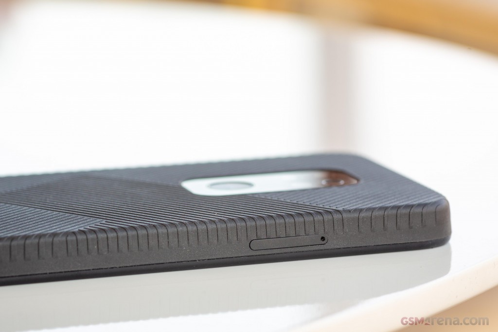 Motorola Defy (2021) pictures, official photos