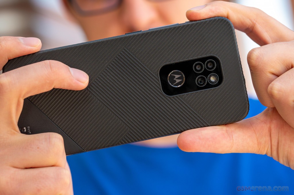 Motorola Defy (2021) pictures, official photos