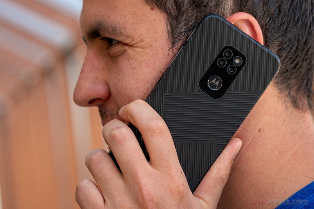 Motorola Defy (2021) pictures, official photos