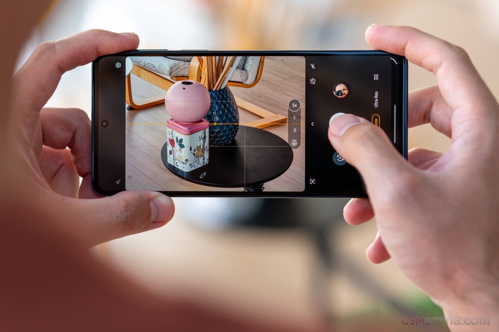 Motorola Edge 20 Pro pictures, official photos