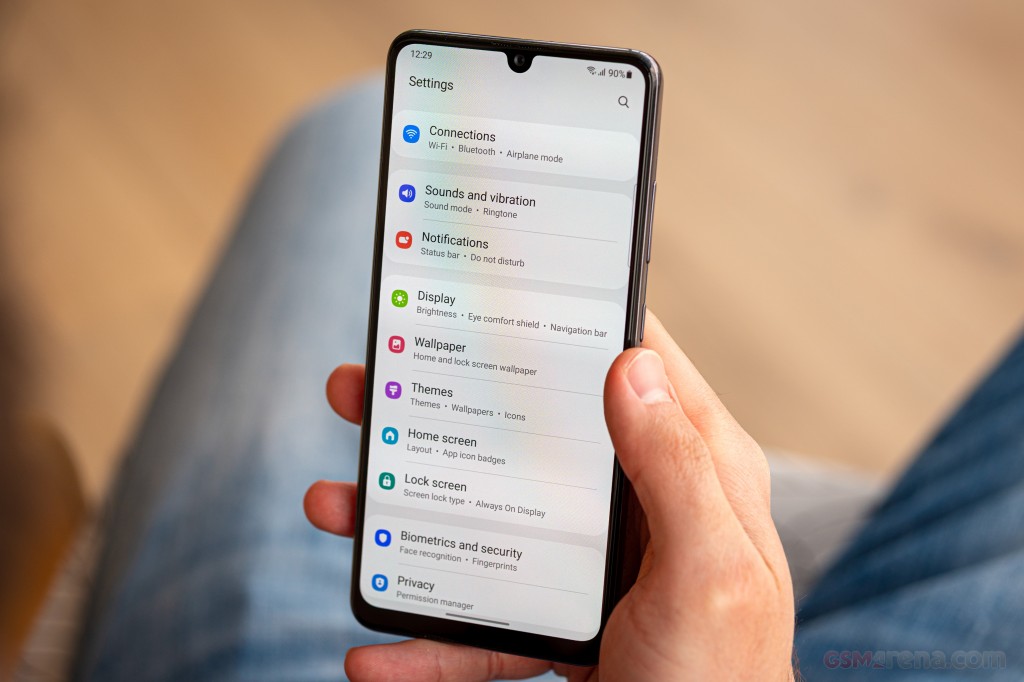 Samsung Galaxy A32 pictures, official photos