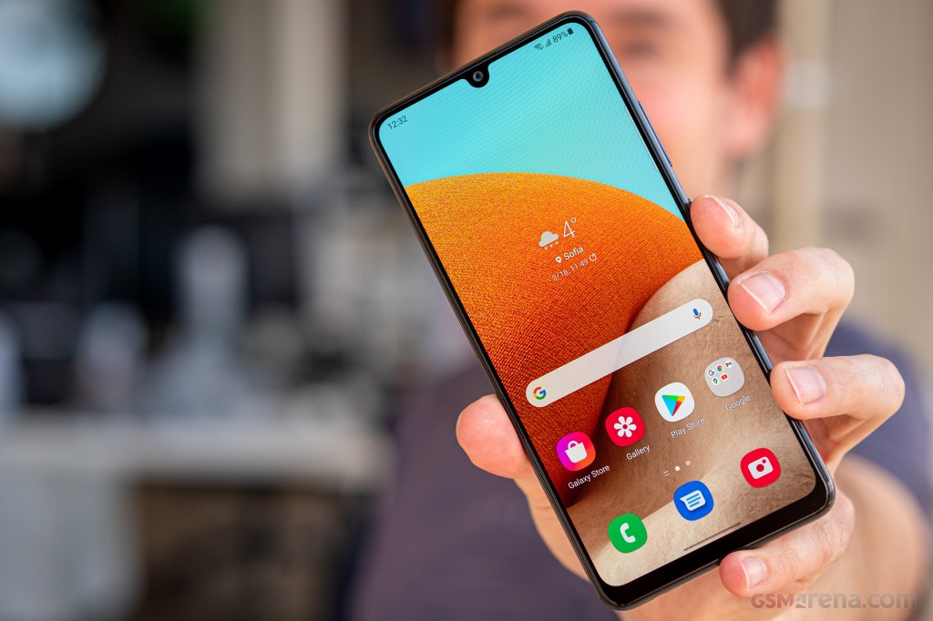 Samsung Galaxy A32 pictures, official photos