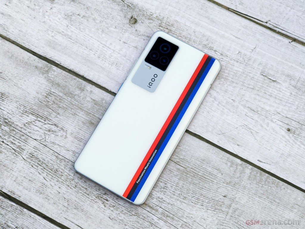 vivo iQOO 7 pictures, official photos